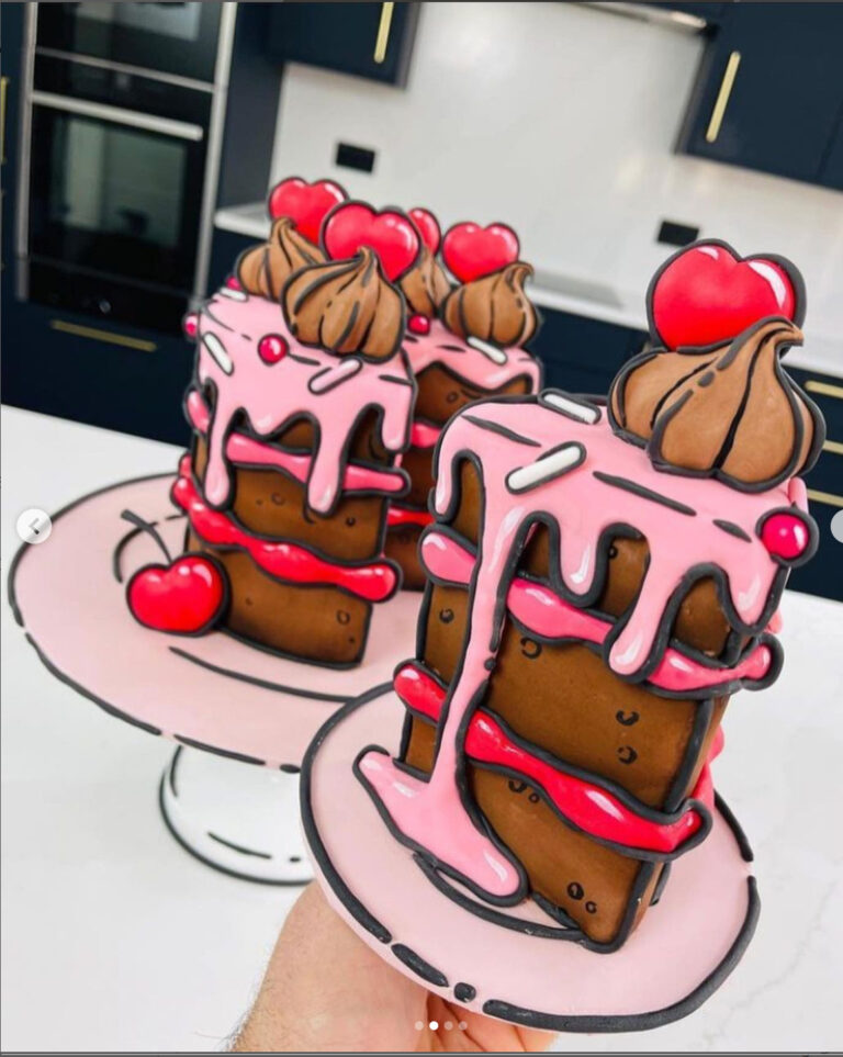 30+ Stunning comic theme cakes you can't miss - mommyandmecreatives